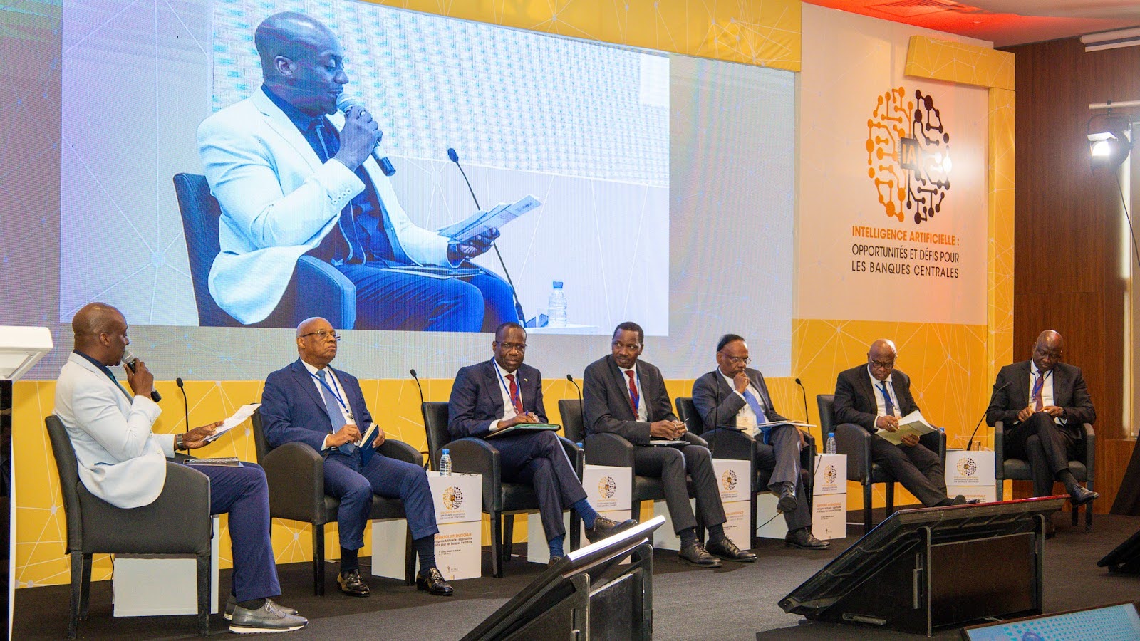 Clôture de la Conférence sur l’Intelligence Artificielle : les Gouverneurs des Banques Centrales ...